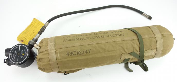 IMCS Militaria | WWII US ARMY AIR FORCE D2 Oxygen Cylinder & Regulator ...
